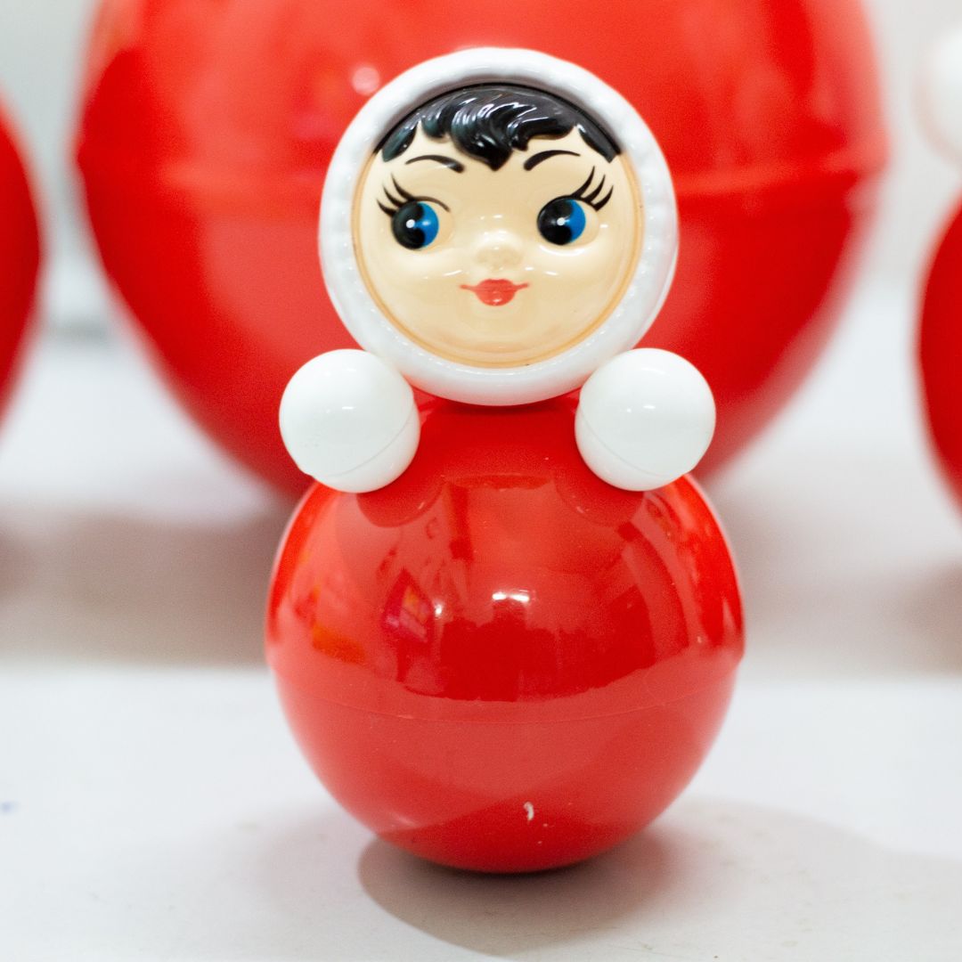 Hướng dẫn bé vẽ con lật đật với nhiều kỹ thuật phác họa